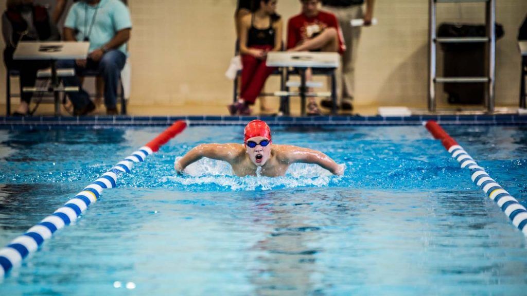 Técnica Mariposa de Natación: Brazada, Respiración y Patada